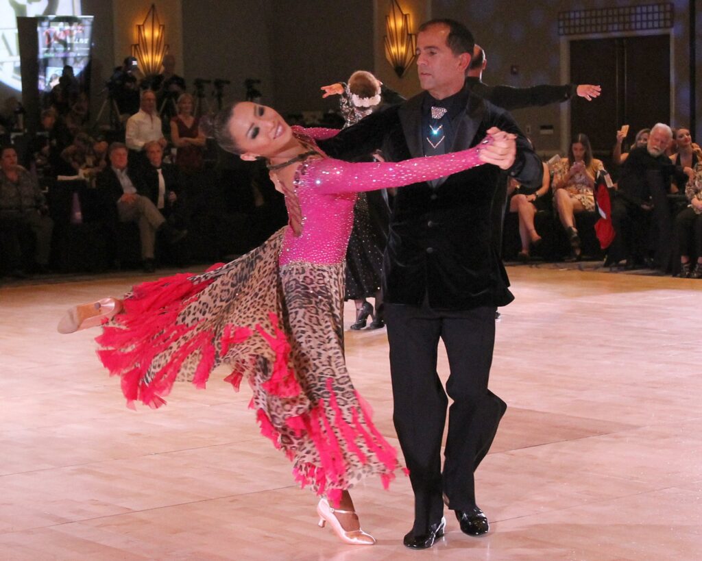 Ballroom Dance Lessons in Mesa, AZ | Learn to Waltz & Tango